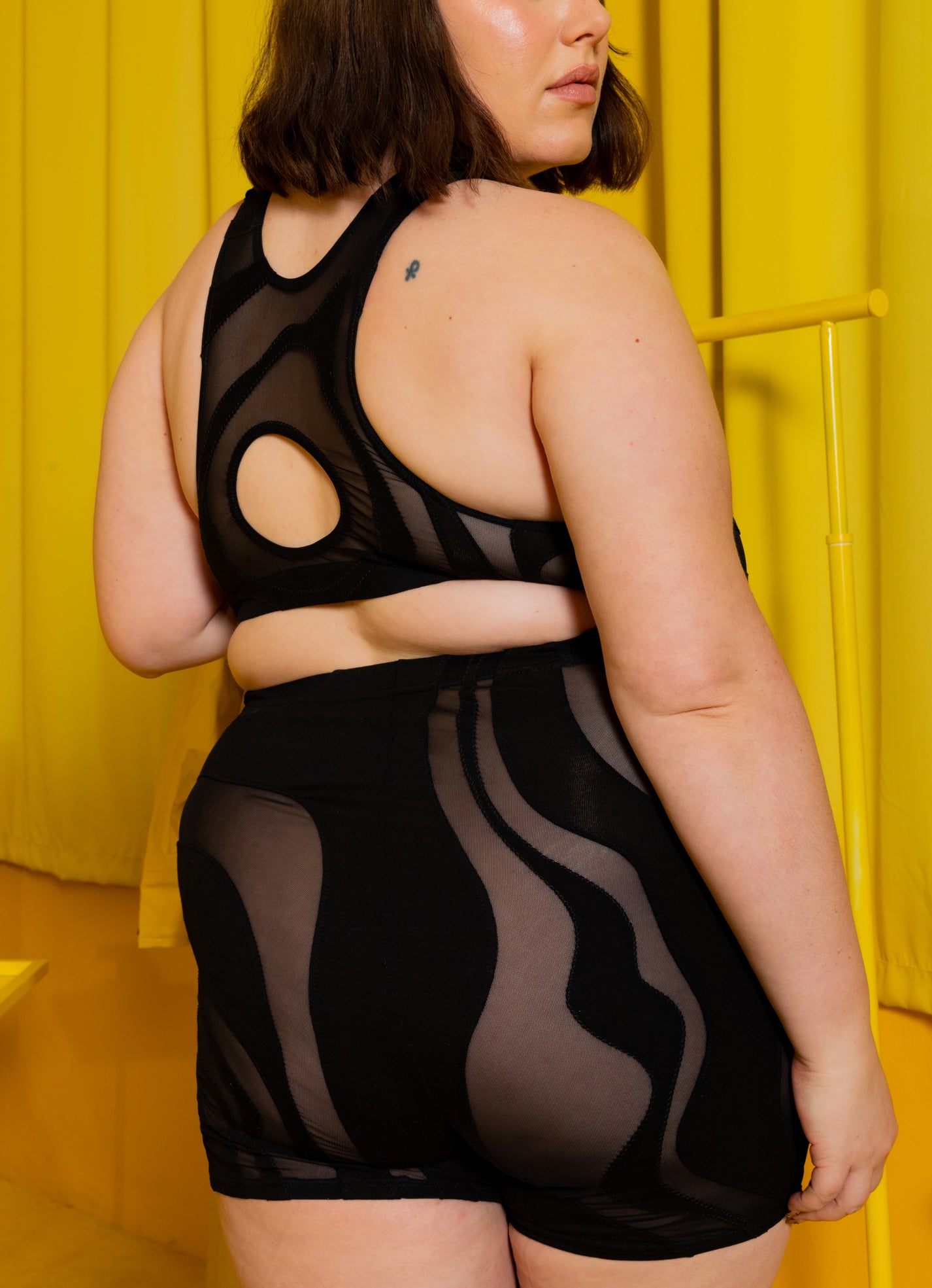 Sumi Top – Covert Behavior